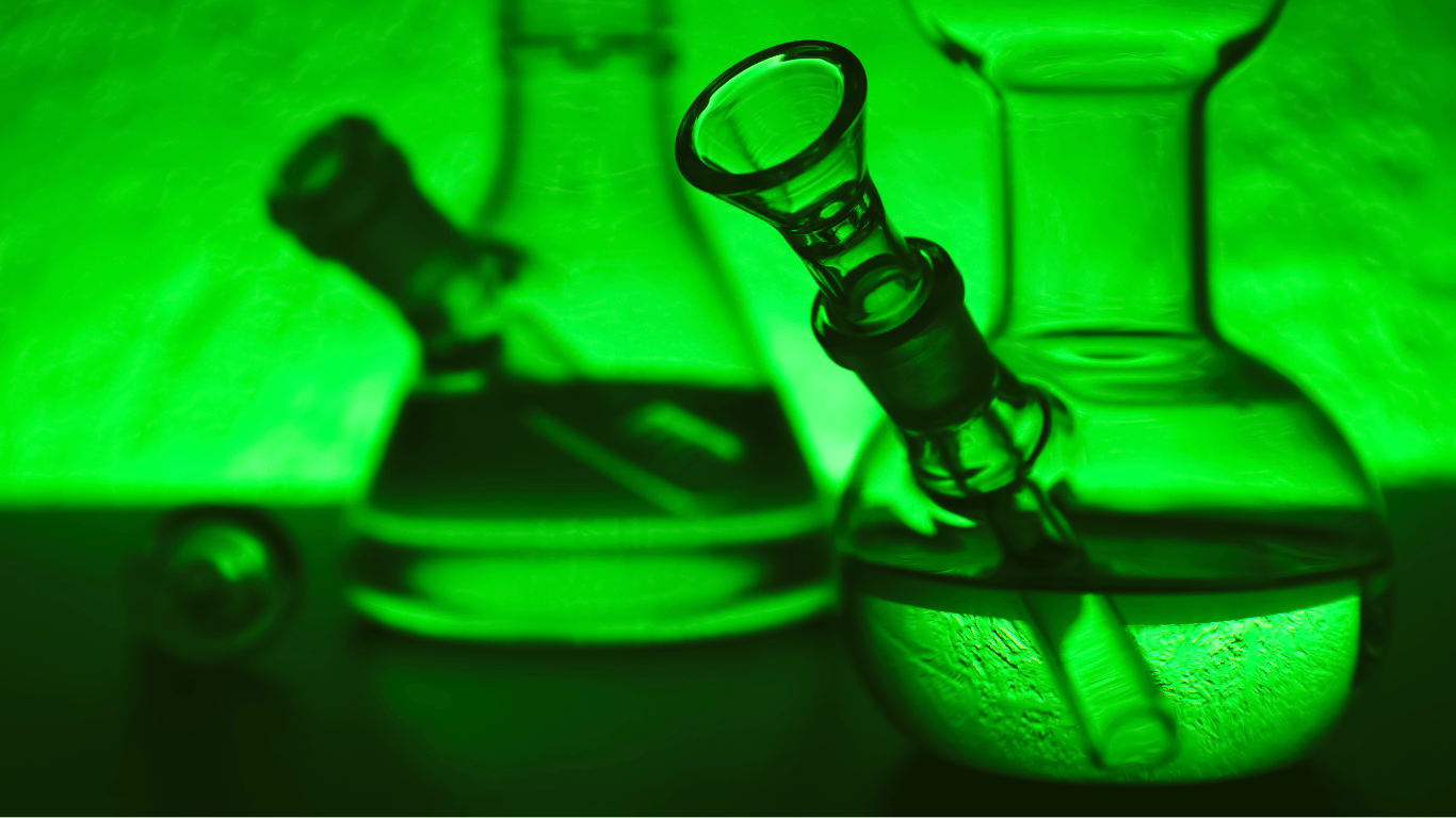 How Does a Bong Work? – Canadian Vaporizers